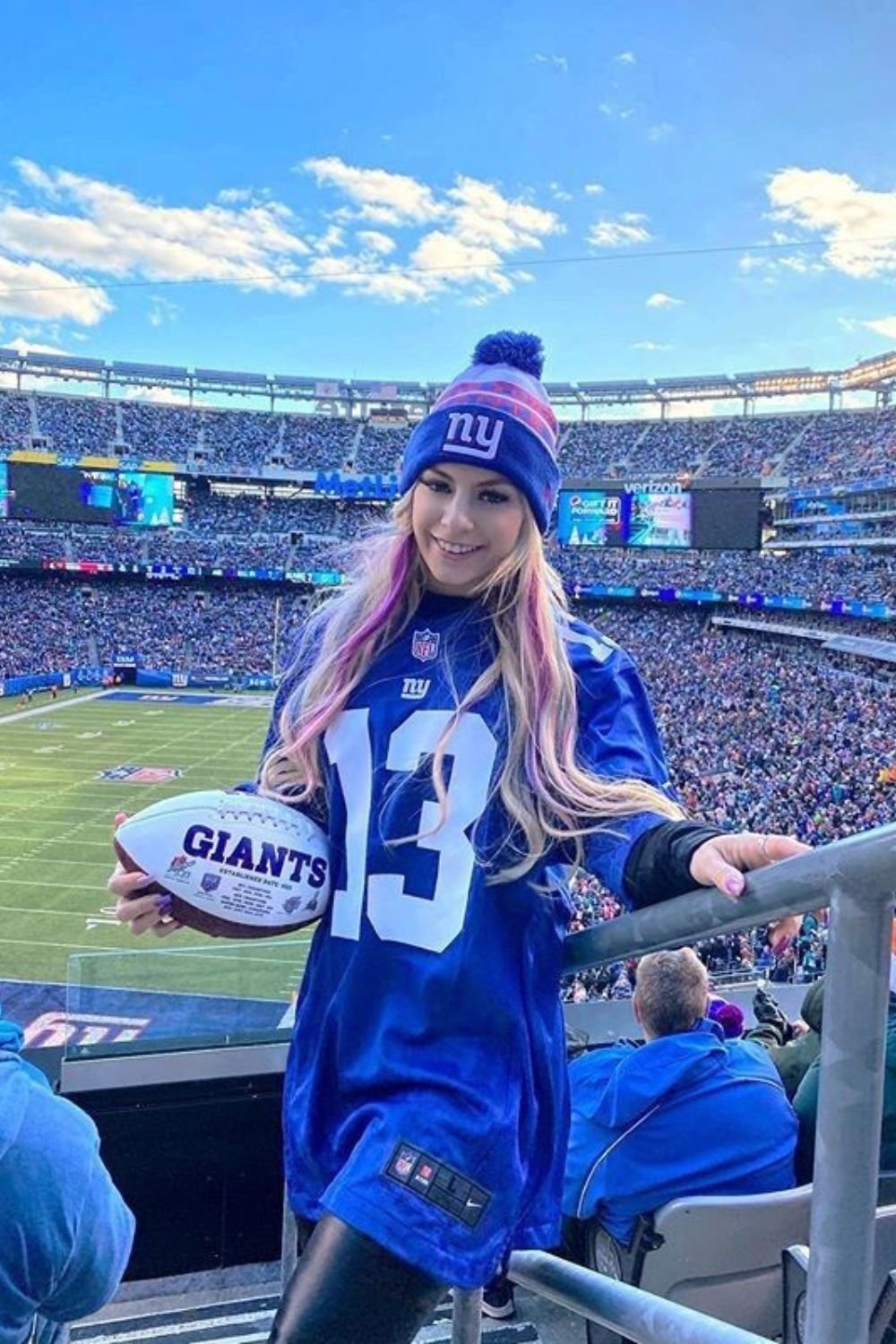 12 Best Christmas Gift Ideas for NFL Fans - SeatGraph